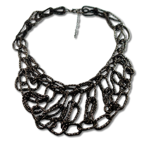 Trendy Statement Necklace in black Trendy Statement Necklace in black