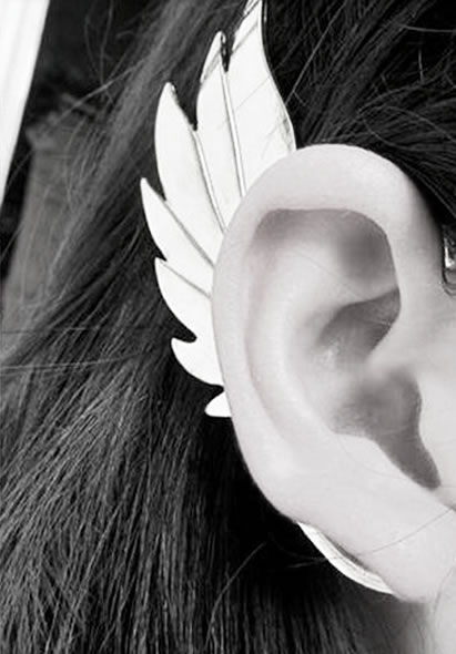 Trendy Winged Ear Cuff in silver
