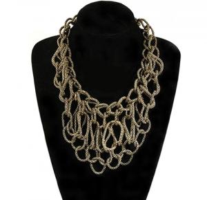 Trendy Statement Necklace in vintage gold
